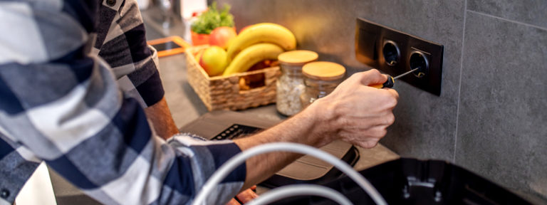 Branchement d’une Plaque à Induction : Comment Faire